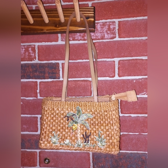 St. John's Bay | Bags | Woven St Johns Bay Weaved Handbag With Palm ...